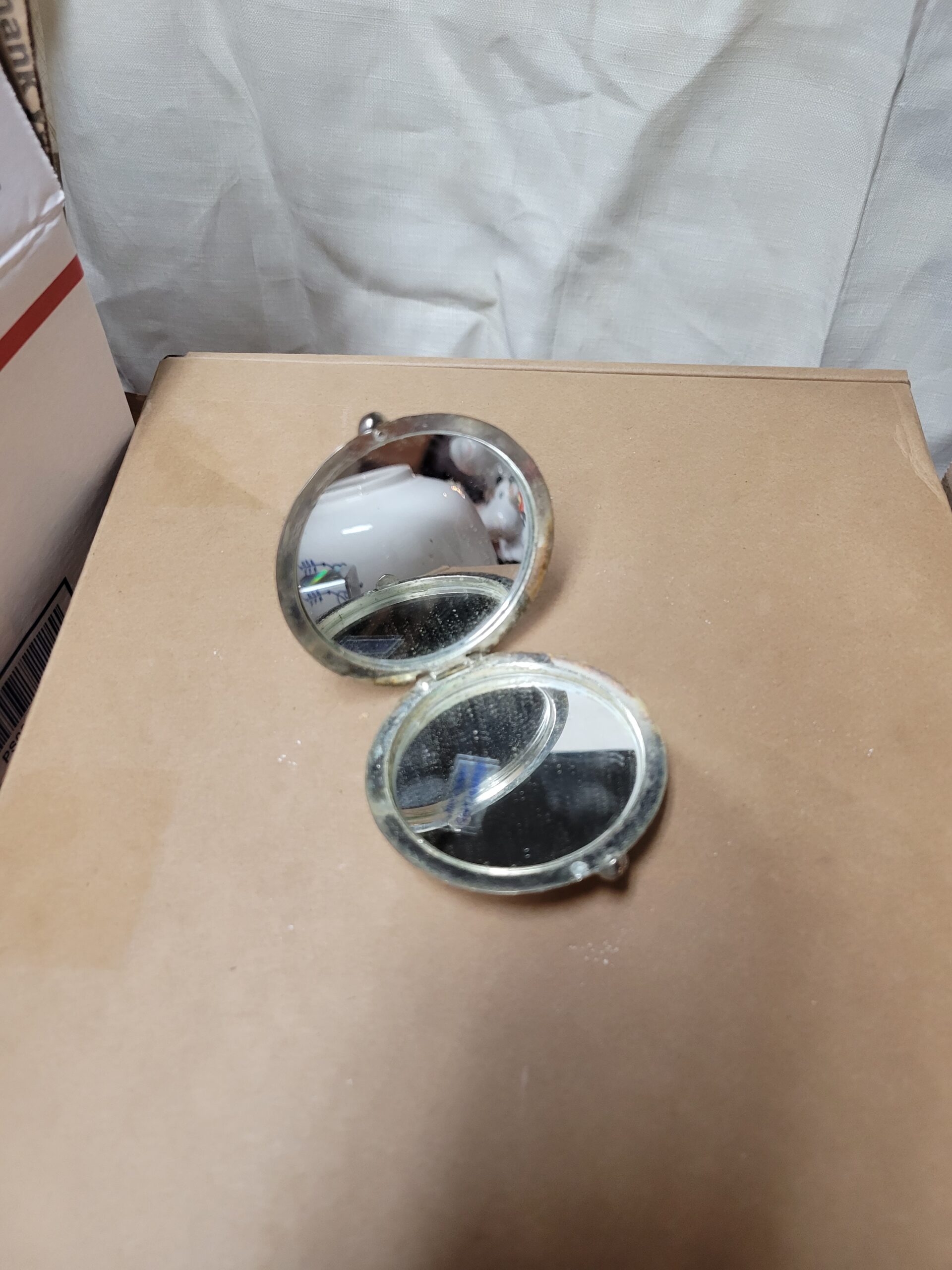 Vintage Silver Plated Ladies Powder Compact | Store800